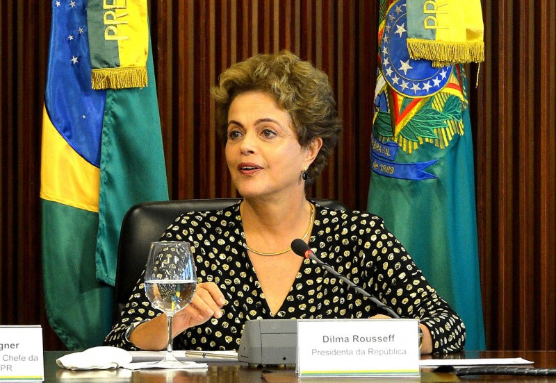 Dilma propõe redução da meta fiscal para 2016