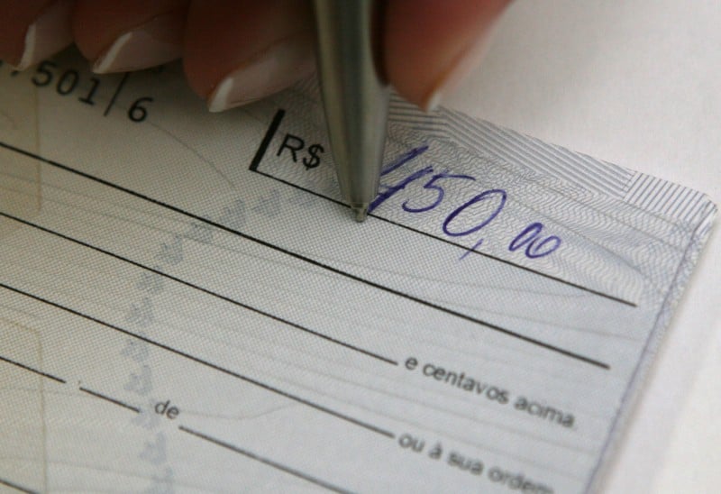 Juro do cartão chega a 439,5% ao ano, diz BC