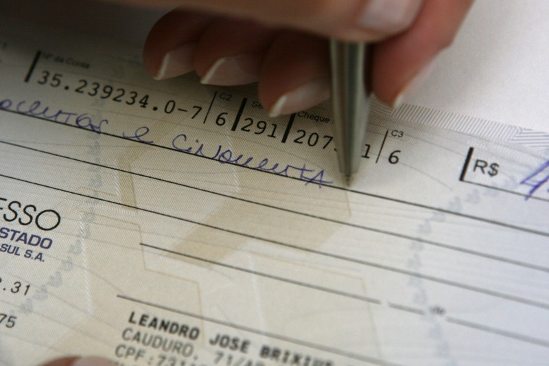 Devolução de cheques sem fundos no Brasil é a maior em 25 anos