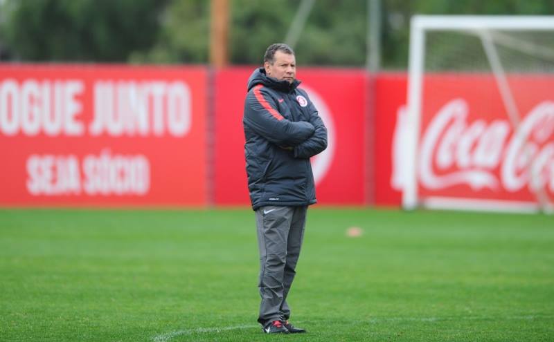 Celso Roth foca marcação e elenco do Inter aprova início do treinador