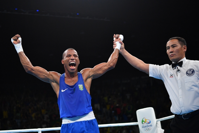 Na final do boxe e com medalha garantida, Robson diz que ainda não ...