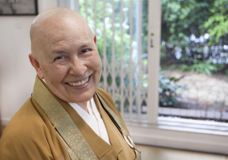 Monja Coen lança livro O sofrimento é opcional na Livraria Cultura