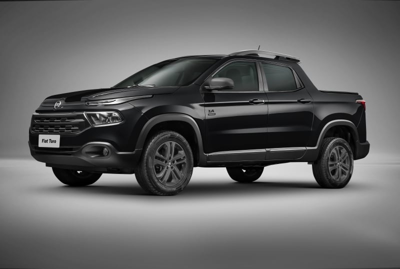 Toro aposta em aparência agressiva com visual dark