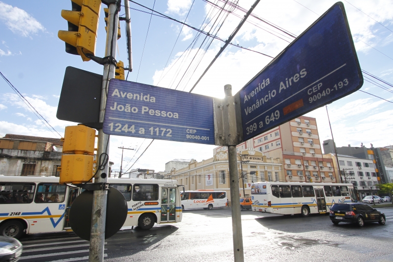 Prefeitura de Porto Alegre espera colocar placas de rua em toda a ...