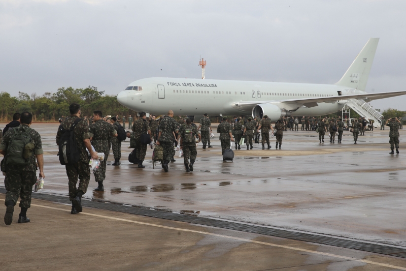 Exército faz inédito exercício logístico na Amazônia