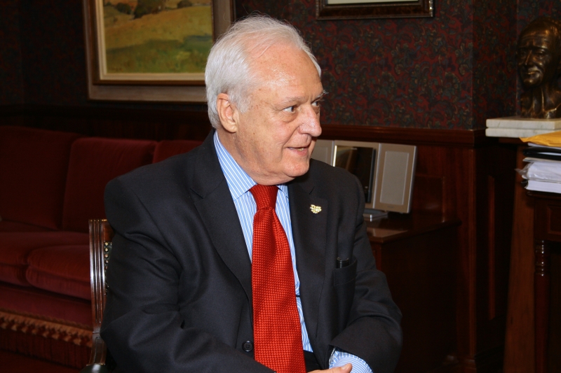 Argumento de perseguição política é pretexto, afirma Dotti