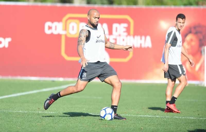 Rodrigo Moledo retorna à equipe diante do Santos