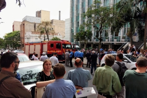 Incêndio atinge prédio do TRE-RS, em Porto Alegre