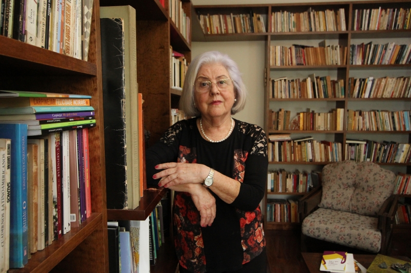 'Sou poeta desde o ventre de minha mãe', diz Maria Carpi, patrona da ...