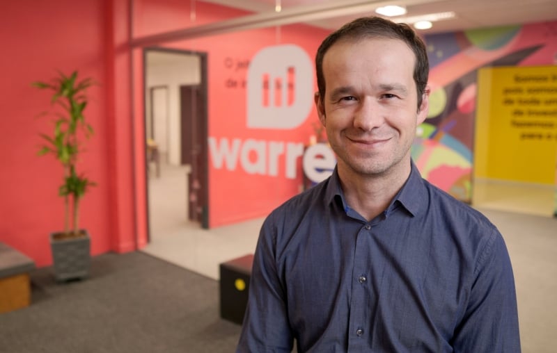 Em jogo de gente grande, Warren tem rápida escalada