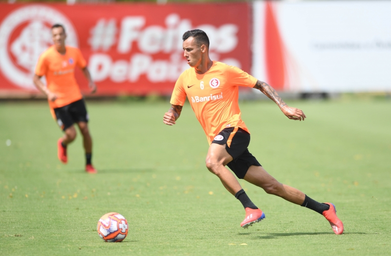 Inter revê o Paysandu com mudança na lateral-esquerda