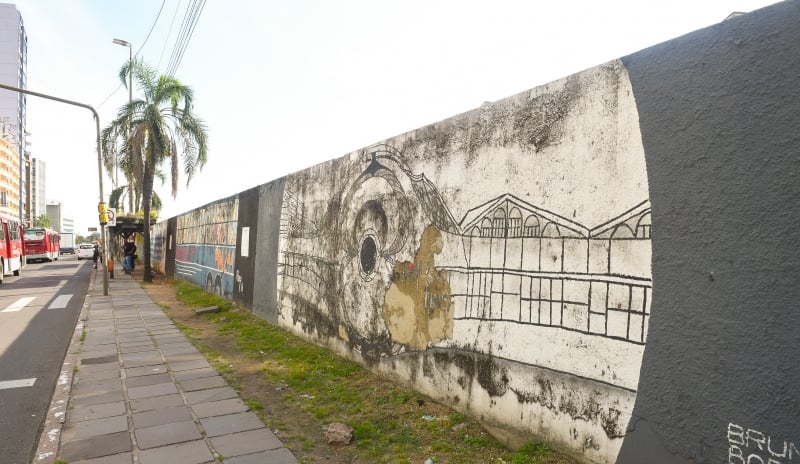 Porto Alegre lança edital para adoção e revitalização do Muro da Mauá