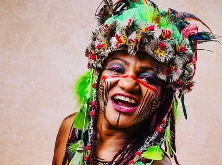 Lizza Dias faz show online para comemorar 25 anos de carreira