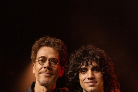 Nando Reis relembra carreira em show no Araújo Vianna