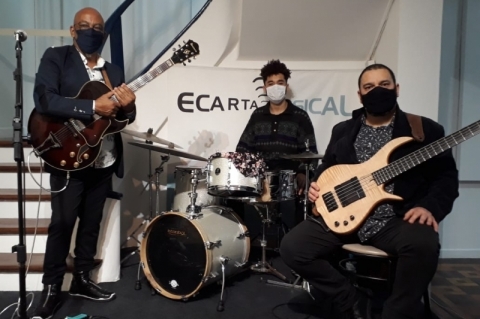 Show instrumental do Gil Jazz Trio é atração no Ecarta Musical