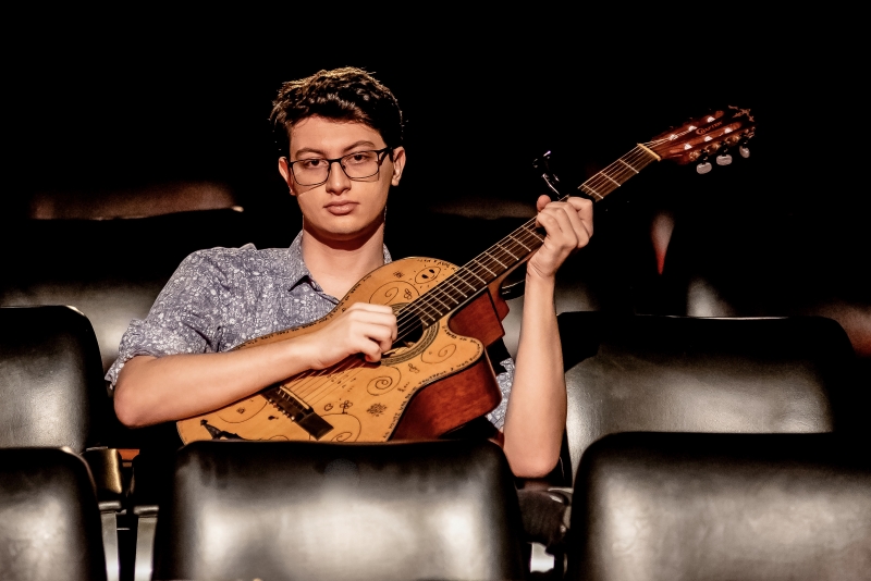 Fred Beck faz live-show com convidados no YouTube e Bah TV