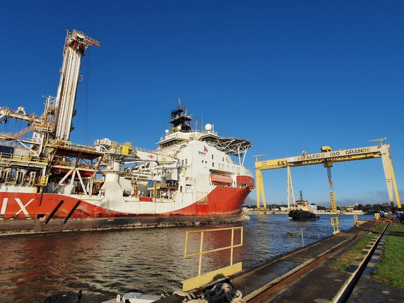 Cinco anos depois, Estaleiro Rio Grande volta a receber atividades navais