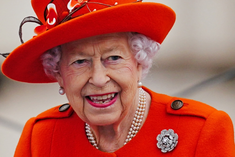 Rainha Elizabeth II caminha para 15º premiê em 70 anos de reinado