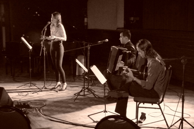 Tributo a Édith Piaf em espetáculo virtual