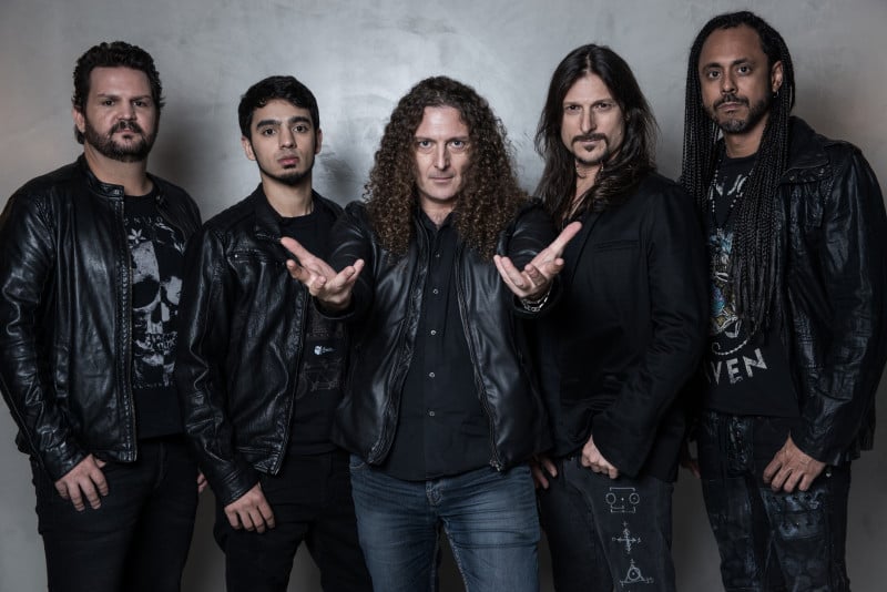 Banda Angra leva seu metal melódico para os palcos do Opinião