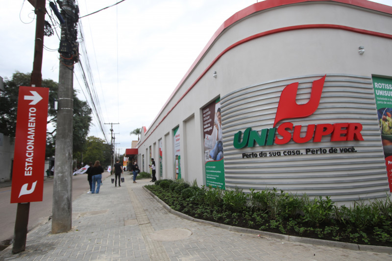 Rede de supermercados faz seleção para vagas de emprego em Canoas