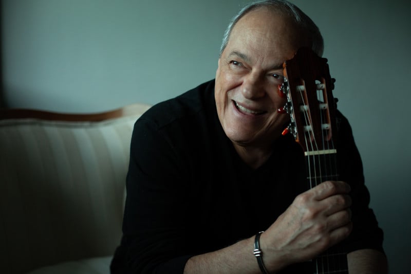 Toquinho traz 55 anos de música e boas lembranças em show na Capital