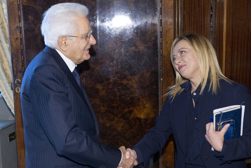 Giorgia Meloni solicita ao presidente da Itália o cargo de premiê