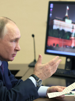 Putin fala em conversar com Biden, mas rejeita retirar tropas da Ucrânia