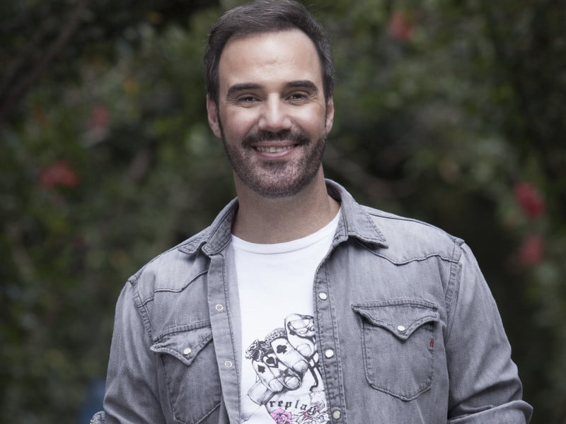 Diogo Portugal apresenta stand up no Teatro CIEE