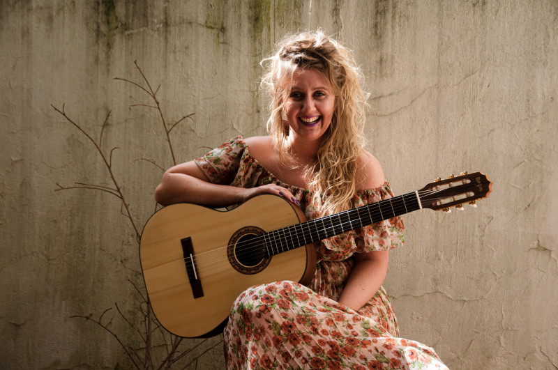 Clarissa Ferreira apresenta show LaVaca no Espaço 373