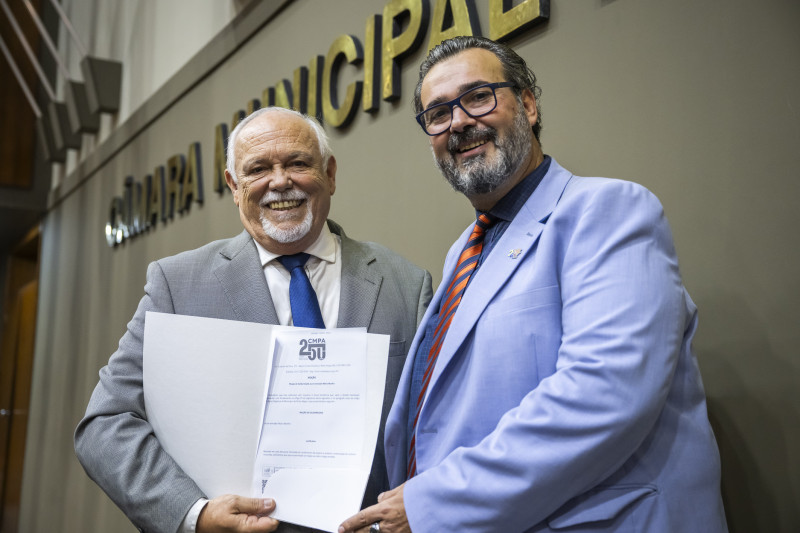 Ex-vereador Mário Manfro é homenageado na Câmara de Porto Alegre