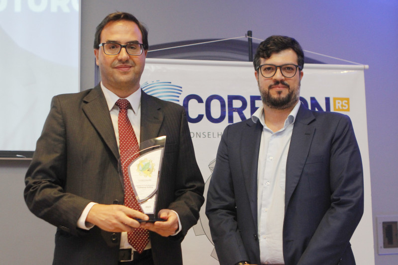 Editor-chefe do JC recebe Prêmio Corecon-RS de Jornalista do Ano