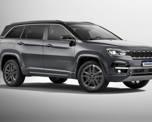 Jeep Commander recebe motorização 2.2 turbodiesel na linha 2025