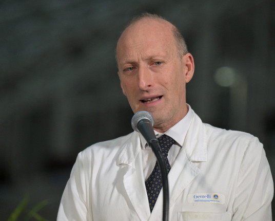 Papa Francisco tem ‘melhora surpreendente’ e ‘está muito animado’, segundo médico