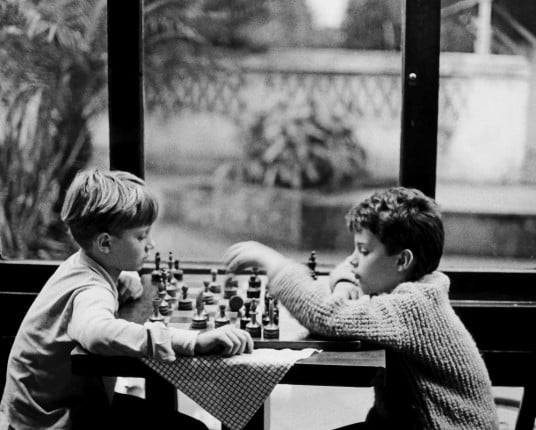 Marco Nedeff investiga as particularidades da fotografia analógica em ...