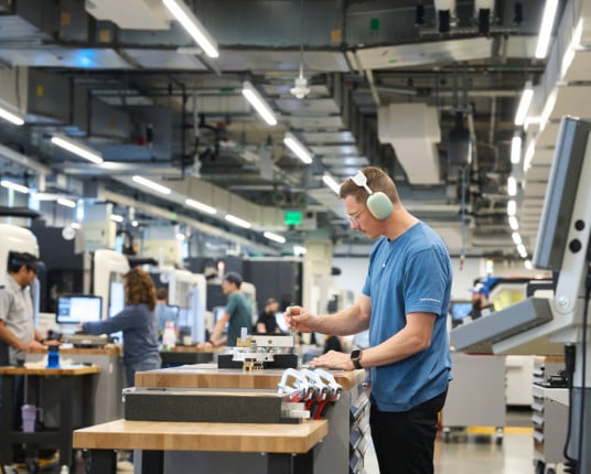 Ter uma grande fábrica é sonho distante para o País