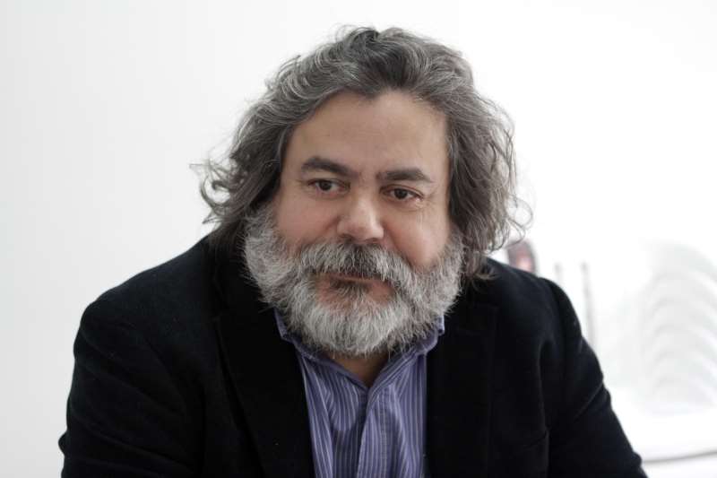 Para Julio Flores, novo surto de Covid-19 será maior desafio de 2021